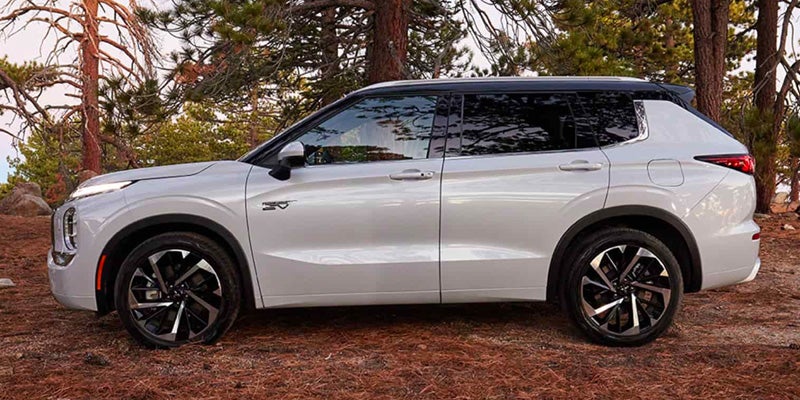 5 Features of the 2024 Mitsubishi Outlander PHEV - DELLA Mitsubishi Blog